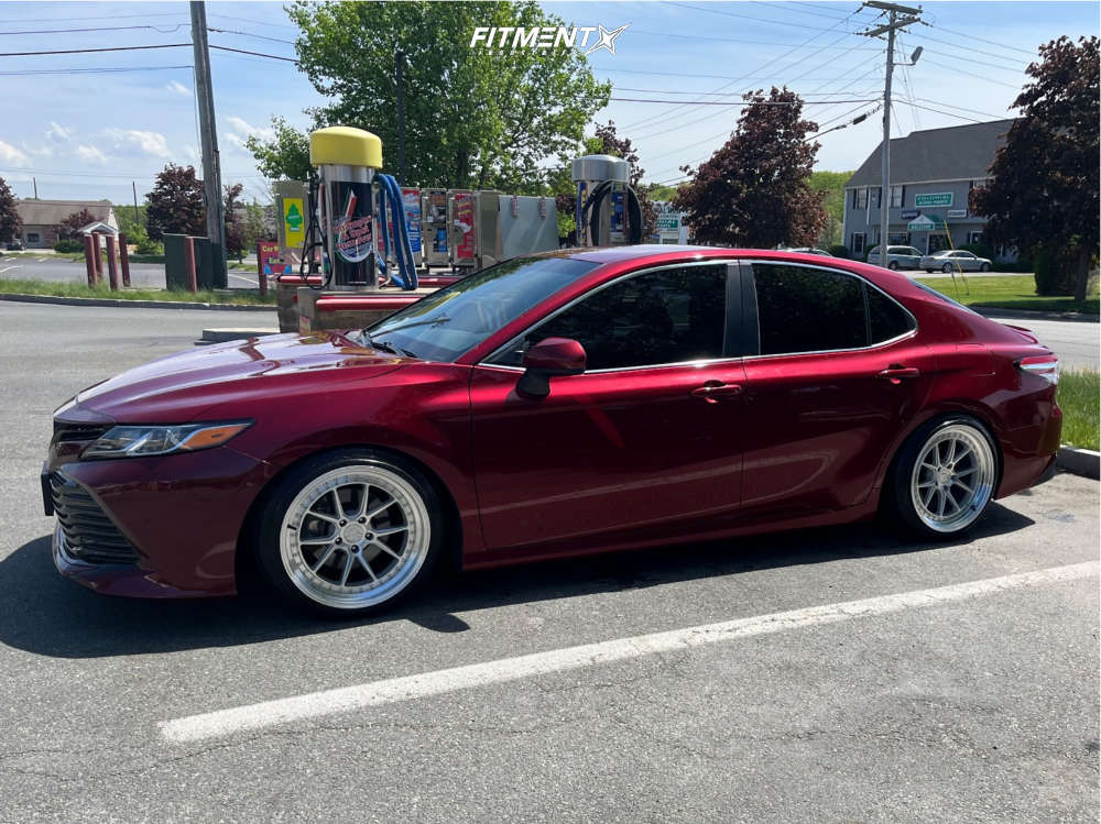 2018 Toyota Camry LE with 19x9.5 Aodhan Ds08 and Vercelli 225x40 on ...