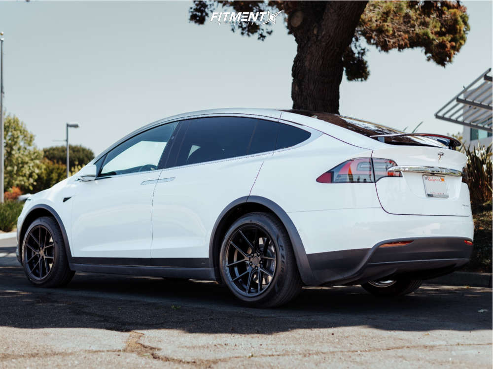 2020 Tesla X Performance with 20x9 Aodhan Aff3 and Michelin 265x45 on ...