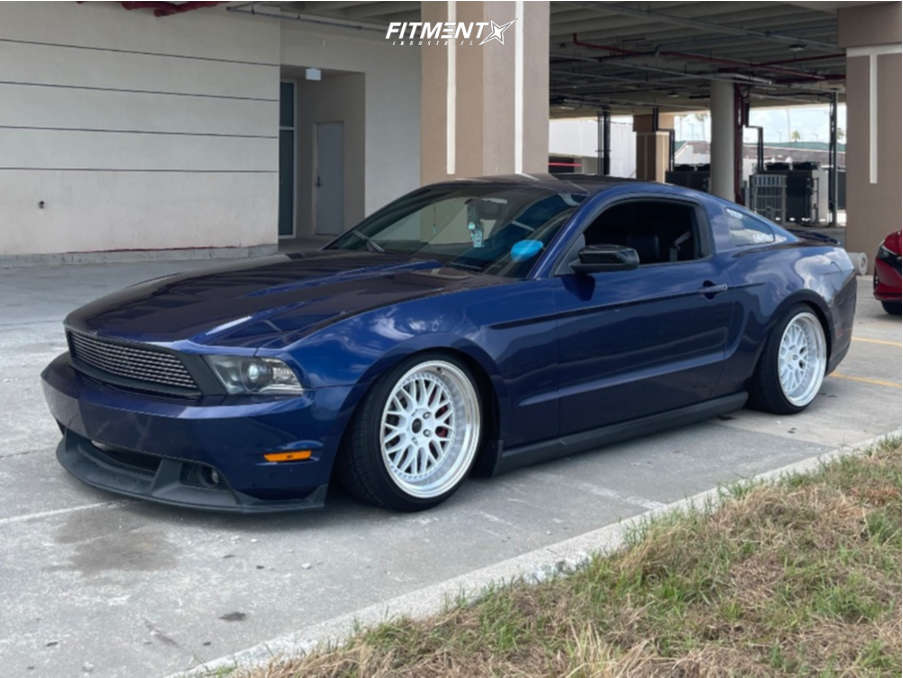 2012 Ford Mustang Base with 18x10.5 ESR Sr01 and Vercelli 225x45 on ...