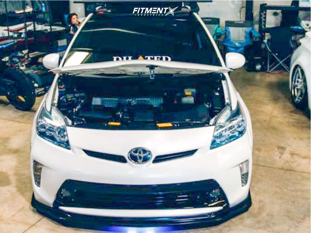 2013 Toyota Prius Presona with 18x9.5 ESR Forged Es3 and Nitto 215x35 ...