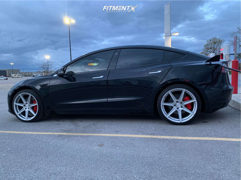2020 Tesla 3 Performance with 20x9 Ferrada F8-fr7 and Michelin 235x35 ...