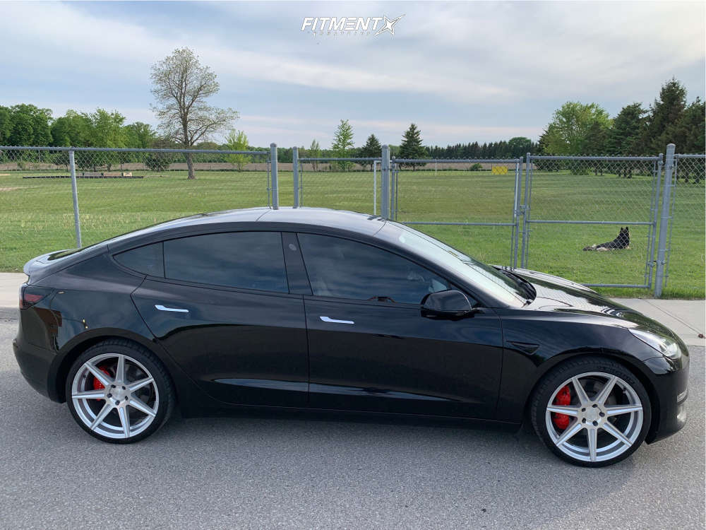 2020 Tesla 3 Performance with 20x9 Ferrada F8-fr7 and Michelin 235x35 ...