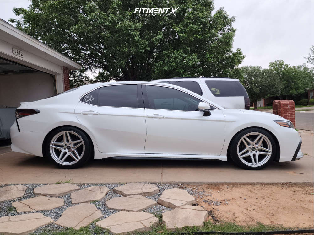 2021 Toyota Camry XSE with 19x8.5 ESR Rf15 and Vercelli 235x40 on ...