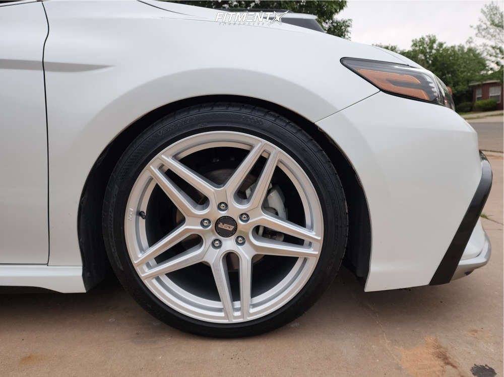 2021 Toyota Camry XSE with 19x8.5 ESR Rf15 and Vercelli 235x40 on ...