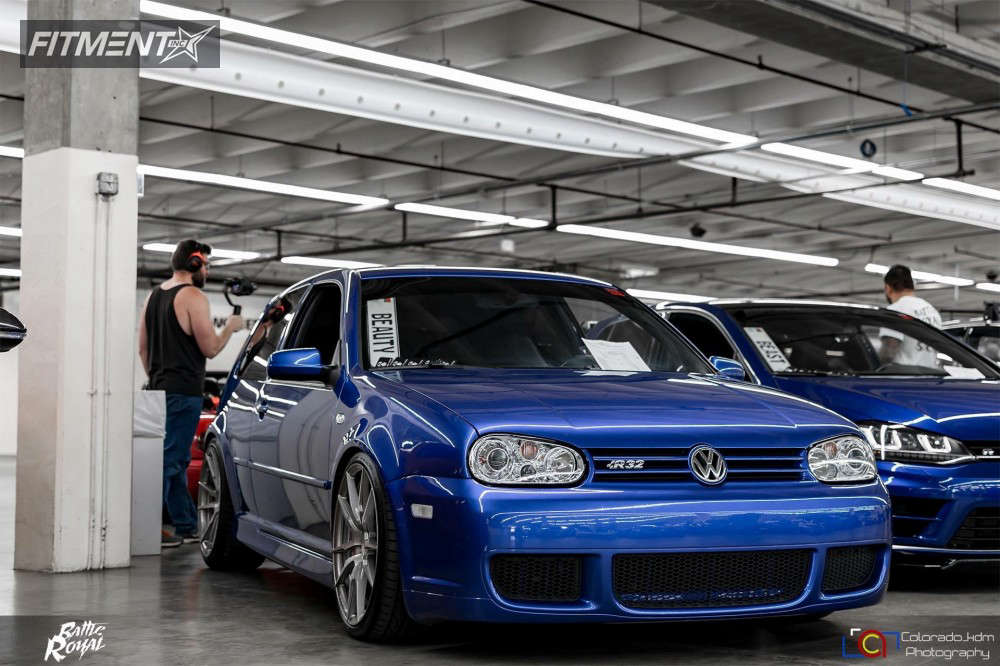 2004 Volkswagen R32 Base with 19x8.5 Rohana Rf2 and Hankook 225x35 on ...