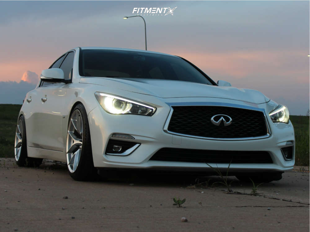 2018 INFINITI Q50 Luxe with 19x10.5 ESR Rf2 and Continental 265x35 on ...