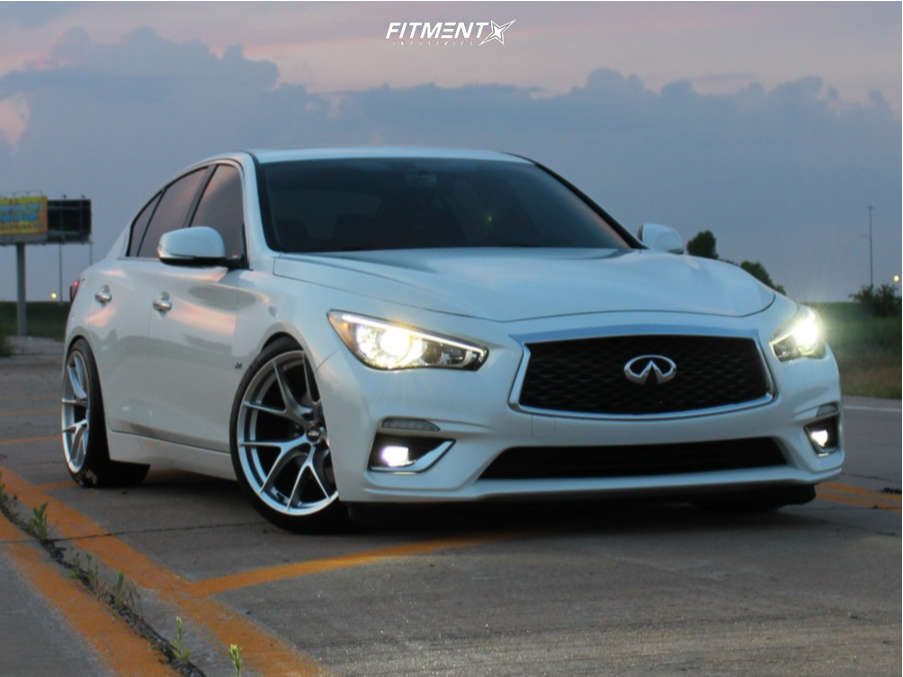 2018 INFINITI Q50 Luxe with 19x10.5 ESR Rf2 and Continental 265x35 on ...