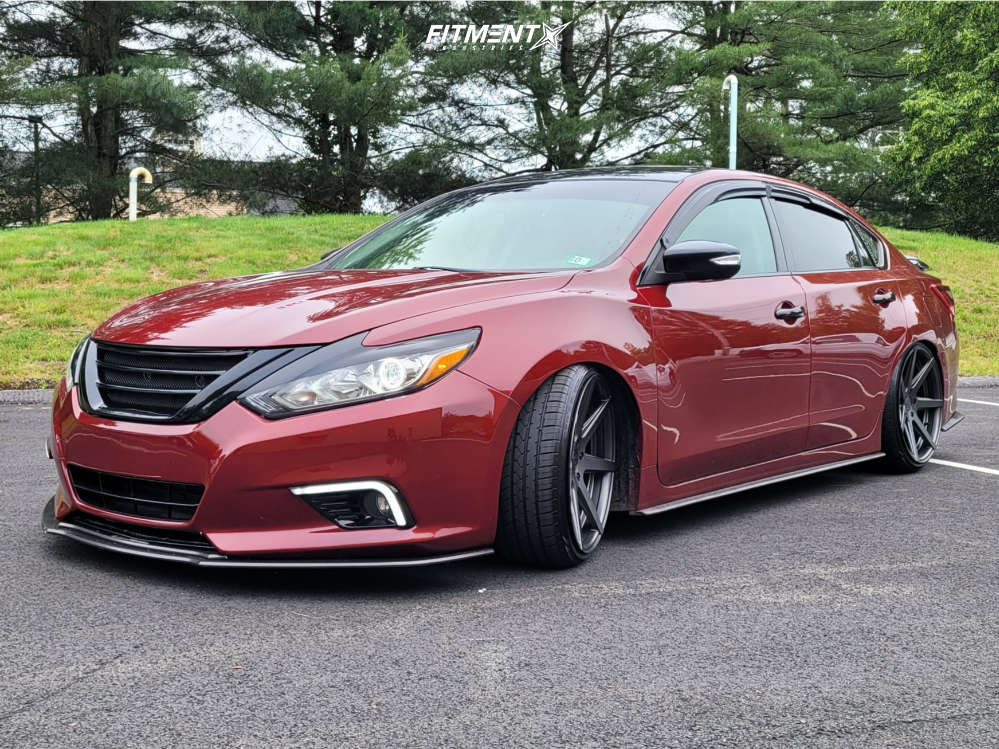 2017 Nissan Altima SR with 20x10 Rohana Rc7 and Lionhart 225x35 on ...