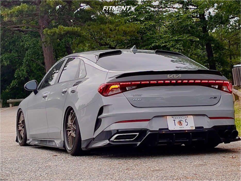 2022 Kia K5 GT-Line with 19x8.5 Niche Vice and Vercelli 225x35 on Air ...