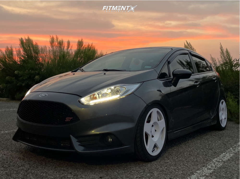 2016 Ford Fiesta ST with 17x7.5 Fifteen52 Tarmac and Yokohama 215x40 on ...