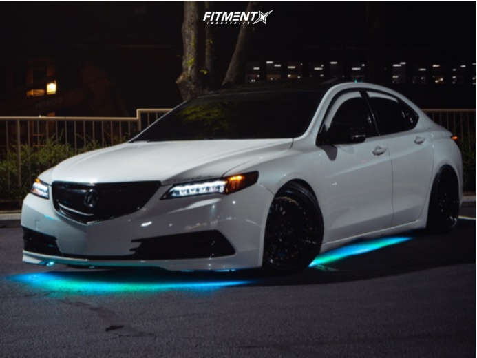 2017 Acura TLX Base with 18x8.5 Aodhan Ds06 and Vercelli 225x40 on ...