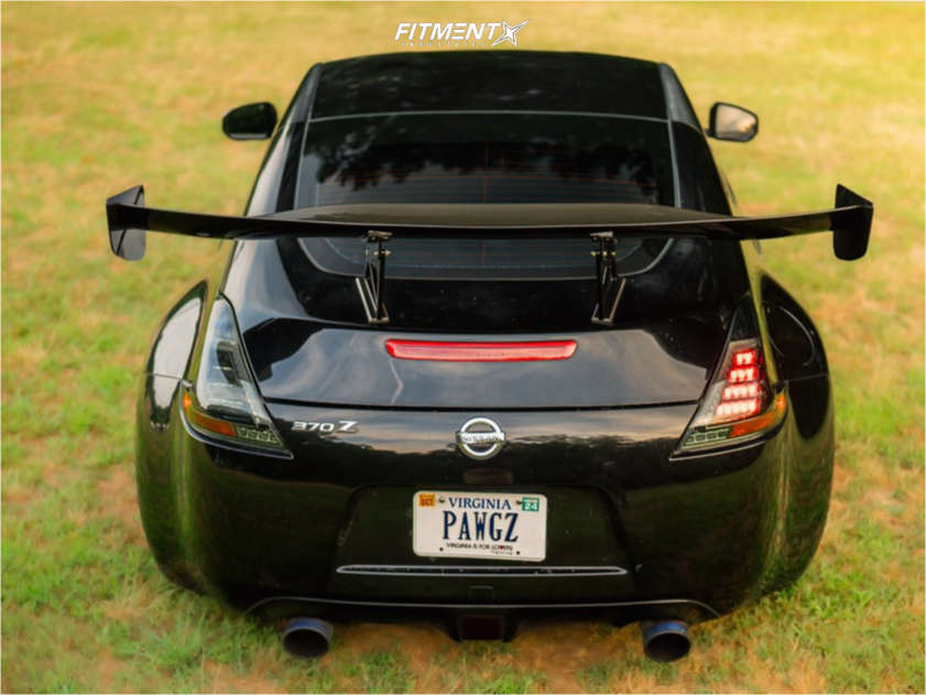 2011 Nissan 370Z Base with 18x9.5 Gram Lights 57dr and Vercelli 265x35 ...