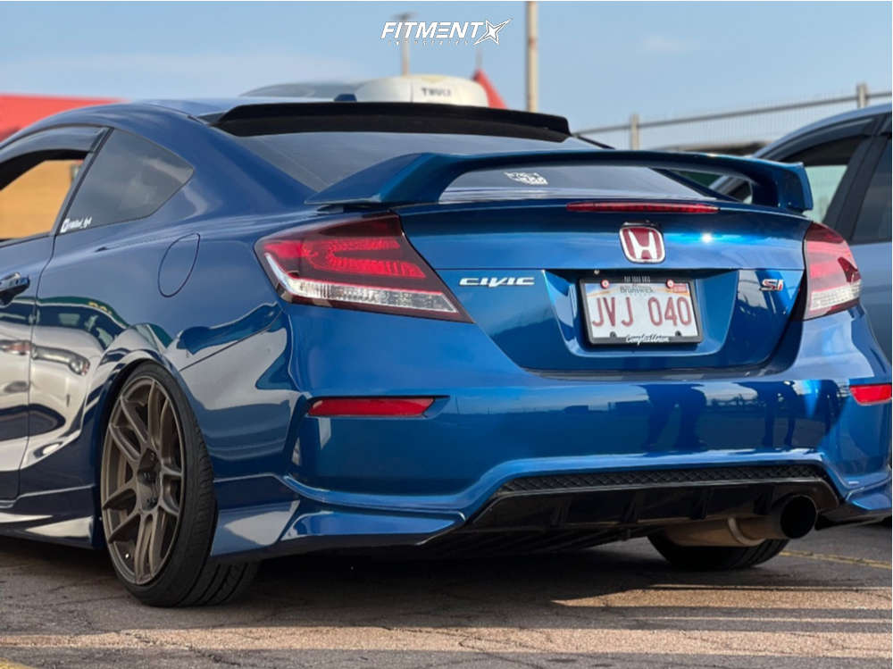 2015 Honda Civic Si with 18x8.5 ESR Cs8 and Antares 215x35 on Coilovers ...