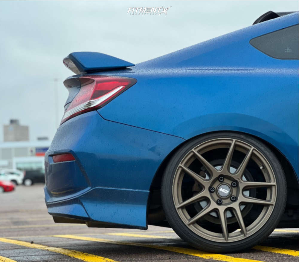2015 Honda Civic Si with 18x8.5 ESR Cs8 and Antares 215x35 on Coilovers ...