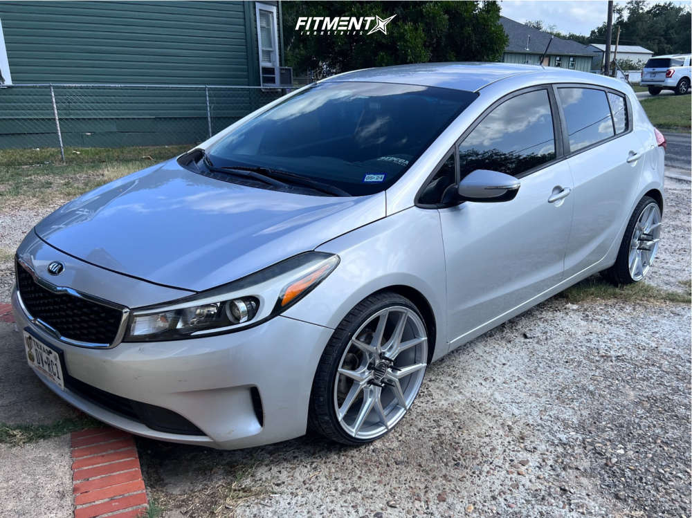 2017 Kia Forte5 LX with 20x8.5 Pinnacle Splendent and Lexani 215x30 on ...