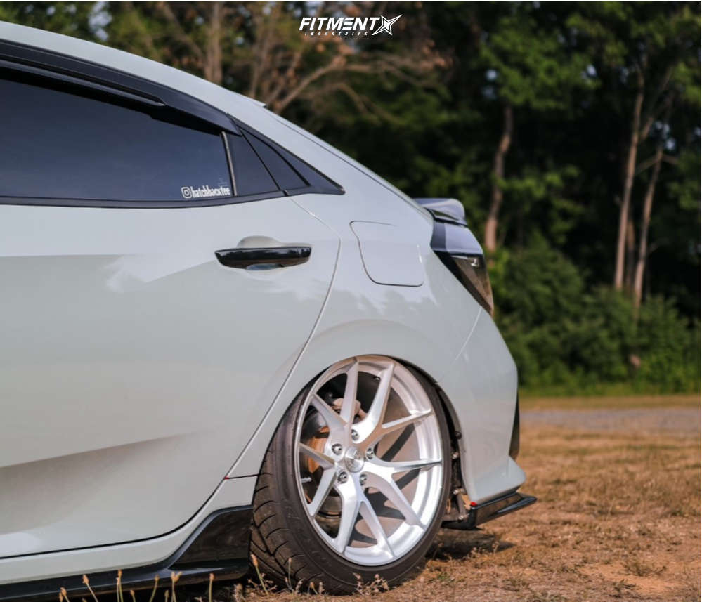 2017 Honda Civic Sport Touring with 18x9.5 Aodhan Aff7 and Nitto 235x40 ...