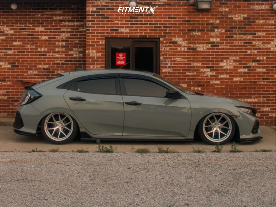 2017 Honda Civic Sport Touring with 18x9.5 Aodhan Aff7 and Nitto 235x40 ...