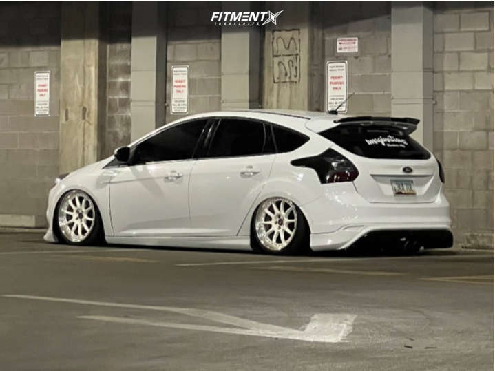 2014 Ford Focus SE with 18x8.5 ESR Cs12 and Michelin 215x35 on Air ...