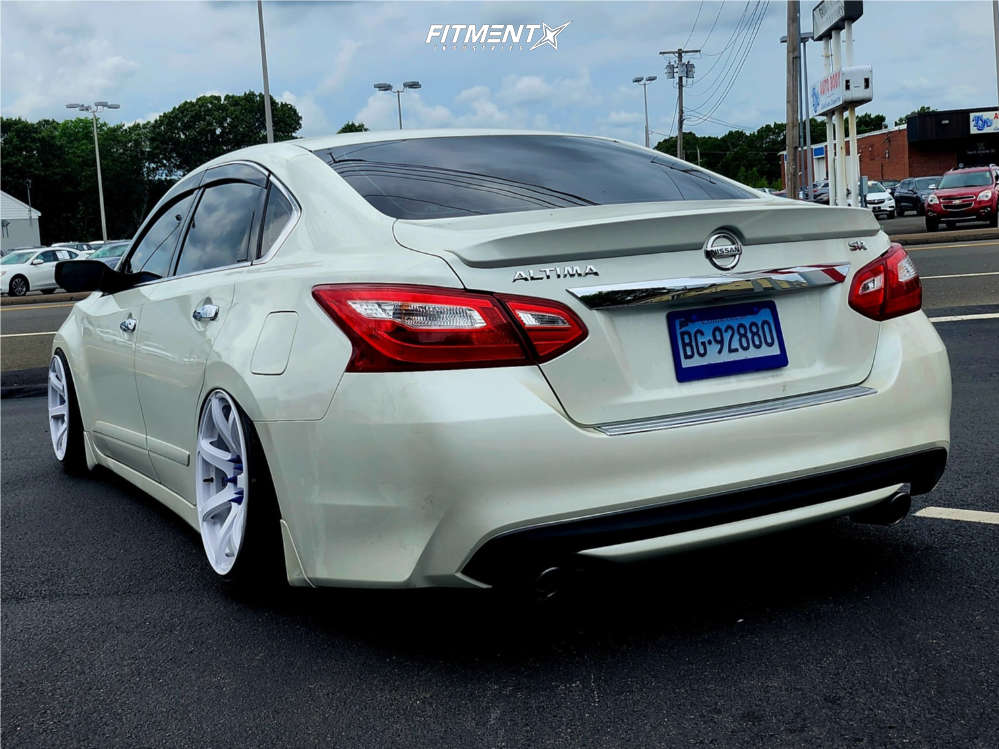2016 Nissan Altima SR with 18x10.5 GMR Gmr-06 and Lexani 225x40 on Air ...