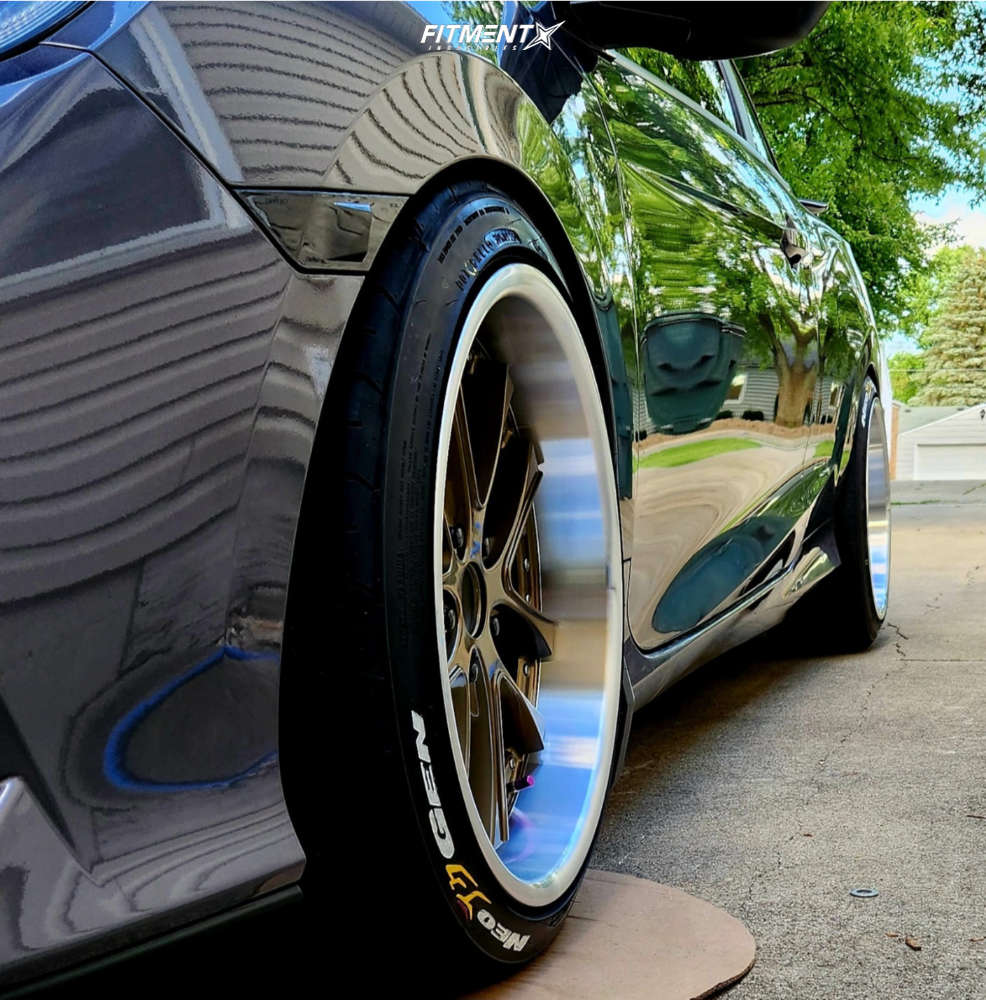 2019 Honda Civic Si with 18x9.5 ARC Ar5 and Nitto 235x40 on Lowering ...