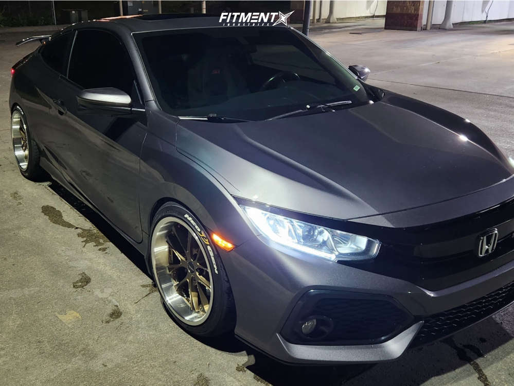 2019 Honda Civic Si with 18x9.5 ARC Ar5 and Nitto 235x40 on Lowering ...