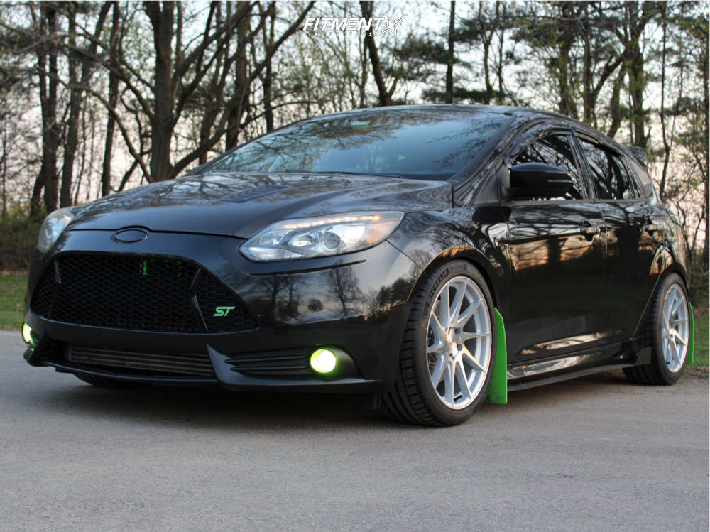 2013 Ford Focus ST with 18x8.5 Aodhan Ah09 and Michelin 245x40 on ...