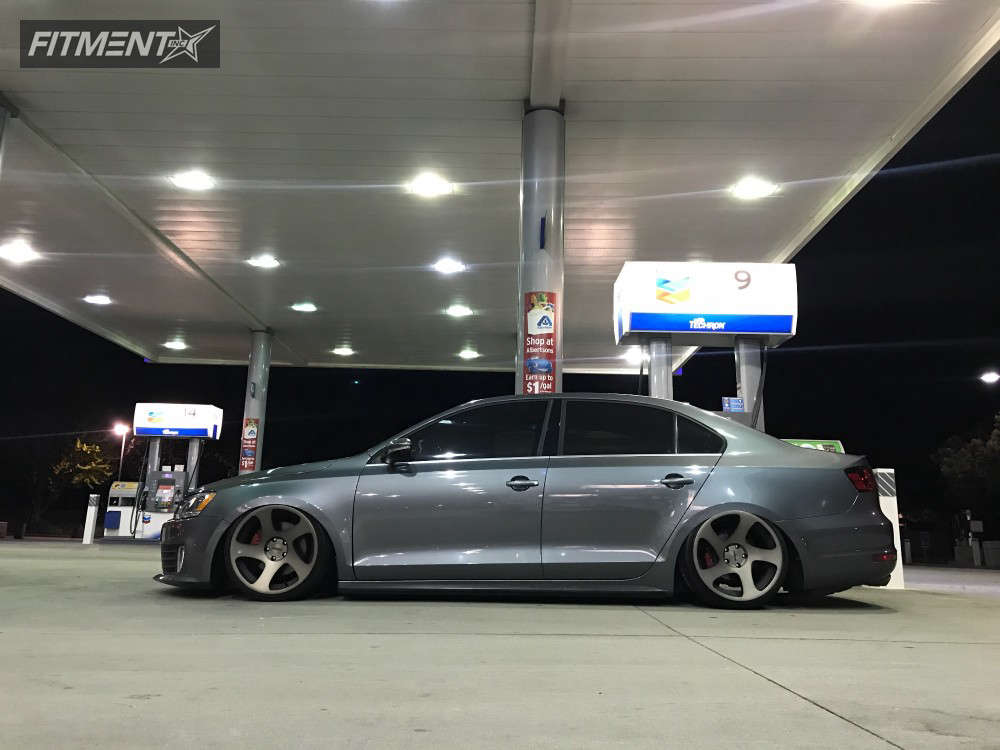 2012 Volkswagen Jetta GLI with 18x9.5 Rotiform Tmb and Nankang 215x35 ...