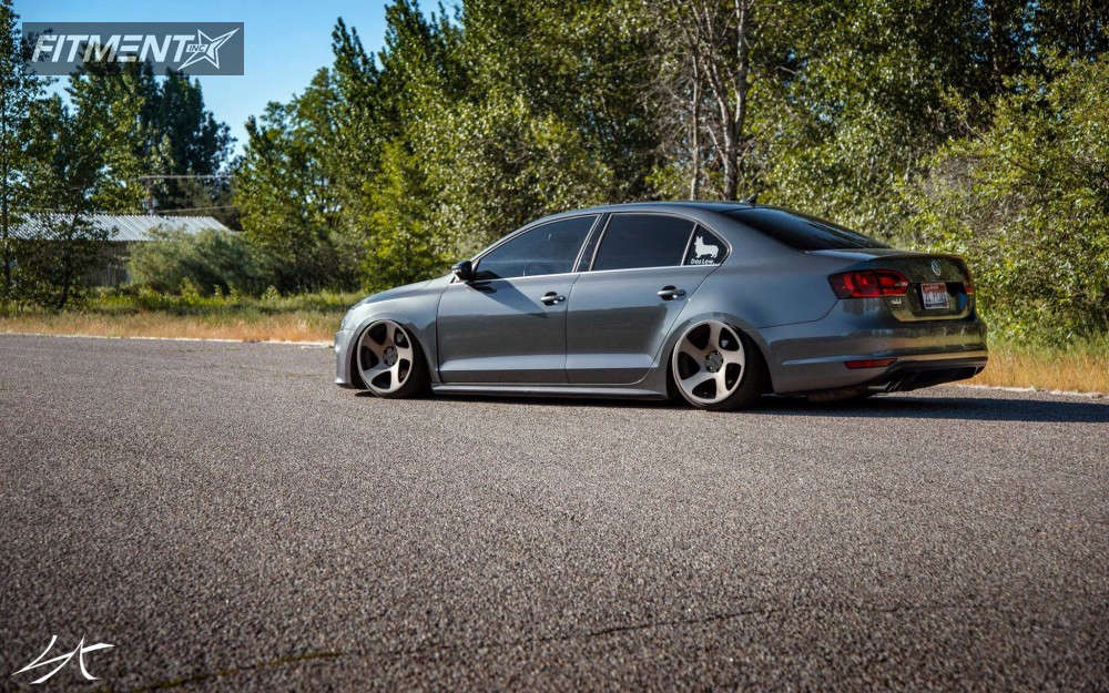 2012 Volkswagen Jetta GLI with 18x9.5 Rotiform Tmb and Nankang 215x35 ...