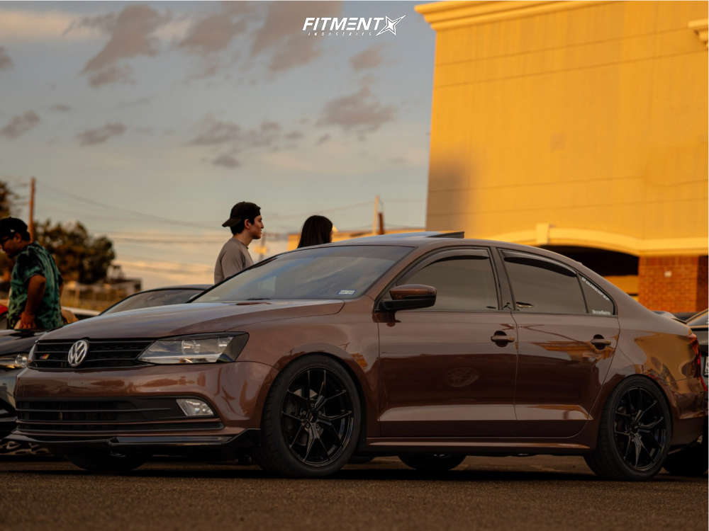 2017 Volkswagen Jetta SE with 18x8 Enkei Tsr-x and Nitto 235x40 on ...