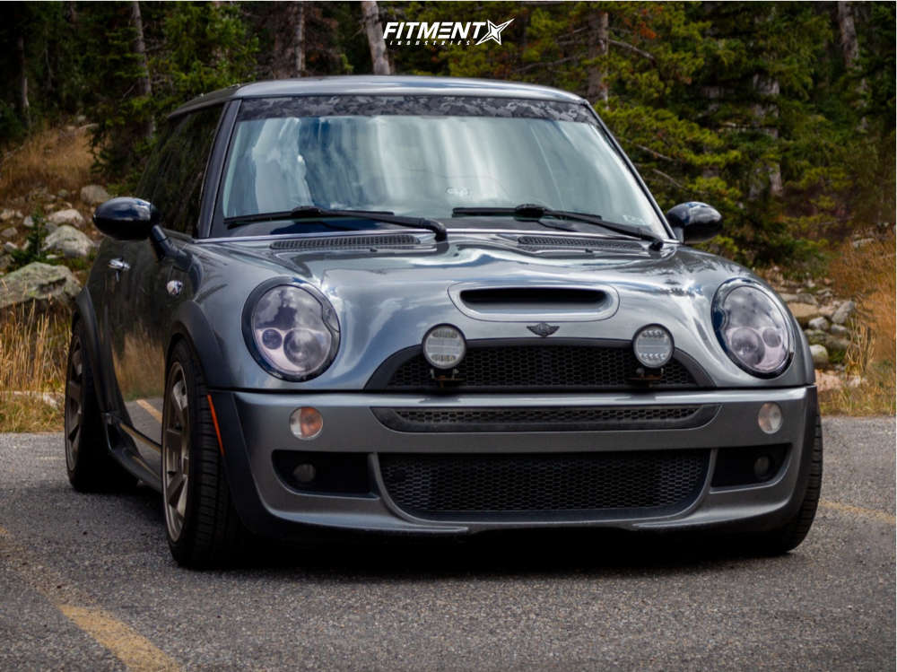 2004 Mini Cooper S with 17x8 AVID1 Av6 and Michelin 215x45 on Lowering ...