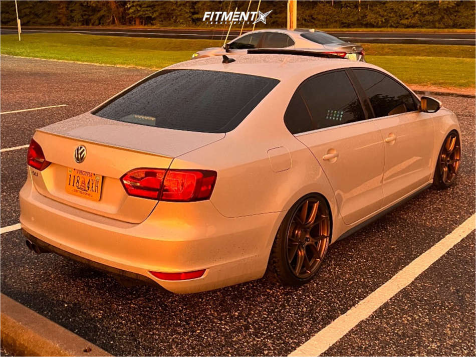2013 Volkswagen Jetta GLI with 18x8.5 Aodhan Ah11 and Nitto 215x40 on ...