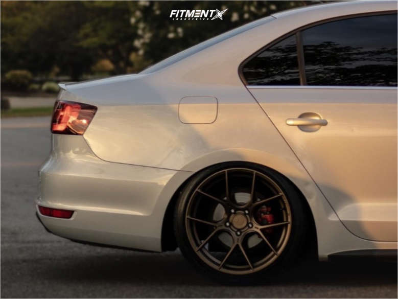 2013 Volkswagen Jetta GLI with 18x8.5 Aodhan Ah11 and Nitto 215x40 on ...