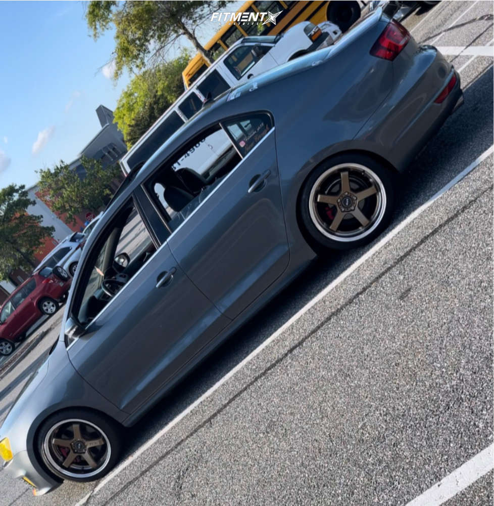 2013 Volkswagen Jetta GLI with 18x8.5 F1R Fc5 and Firestone 225x40 on ...