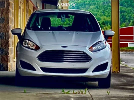 2017 Ford Fiesta SE with 16x7 Vors Tr7 and Arroyo 205x45 on Stock ...
