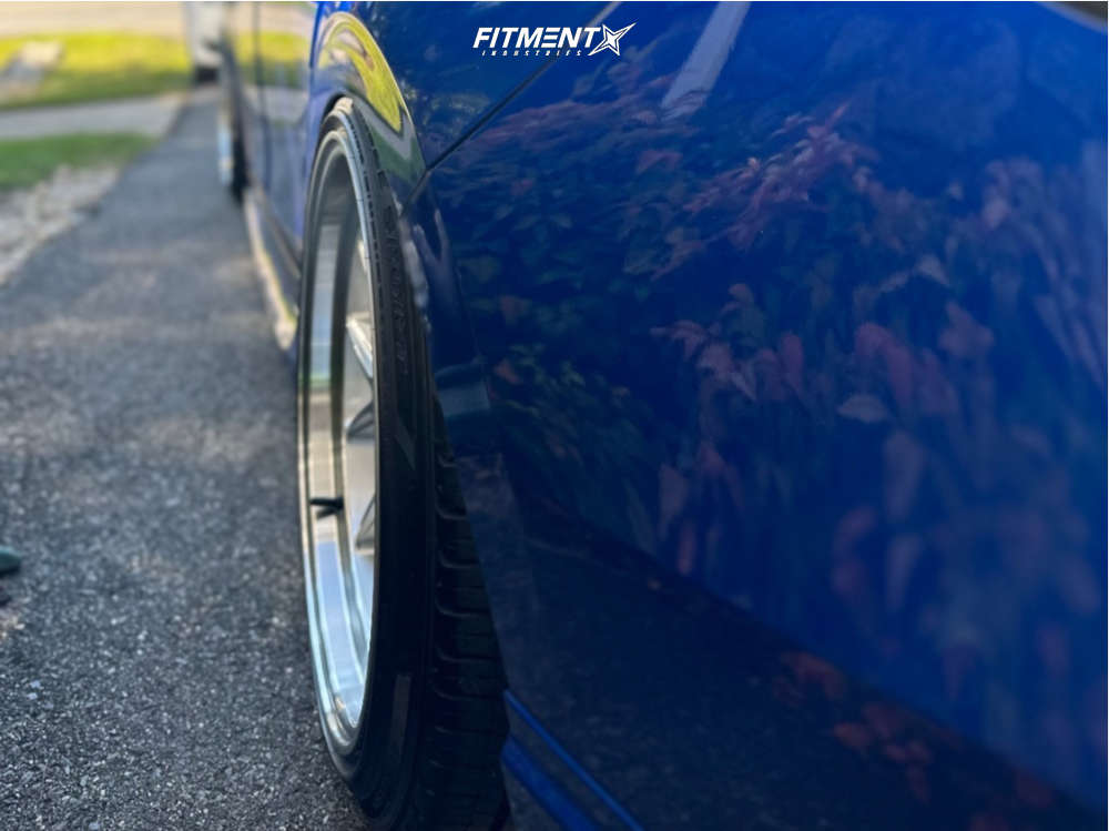 2022 Honda Civic Si with 18x9.5 Aodhan Ds08 and Goodyear 235x40 on ...