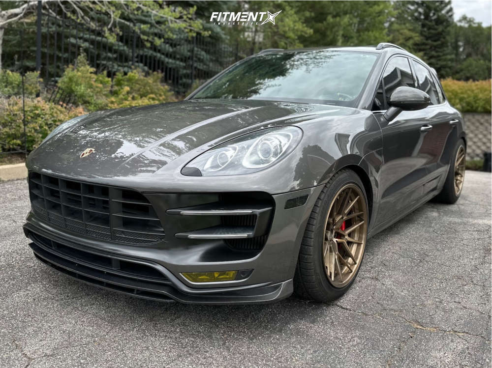 2016 Porsche Macan Turbo with 20x10.5 Vossen MX-3 and Continental ...