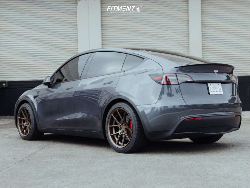 2023 Tesla Y Performance with 20x10.5 Aodhan Aff3 and BFGoodrich 275x40 ...