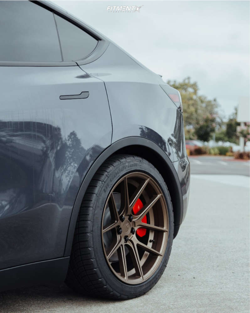 2023 Tesla Y Performance with 20x10.5 Aodhan Aff3 and BFGoodrich 275x40 ...