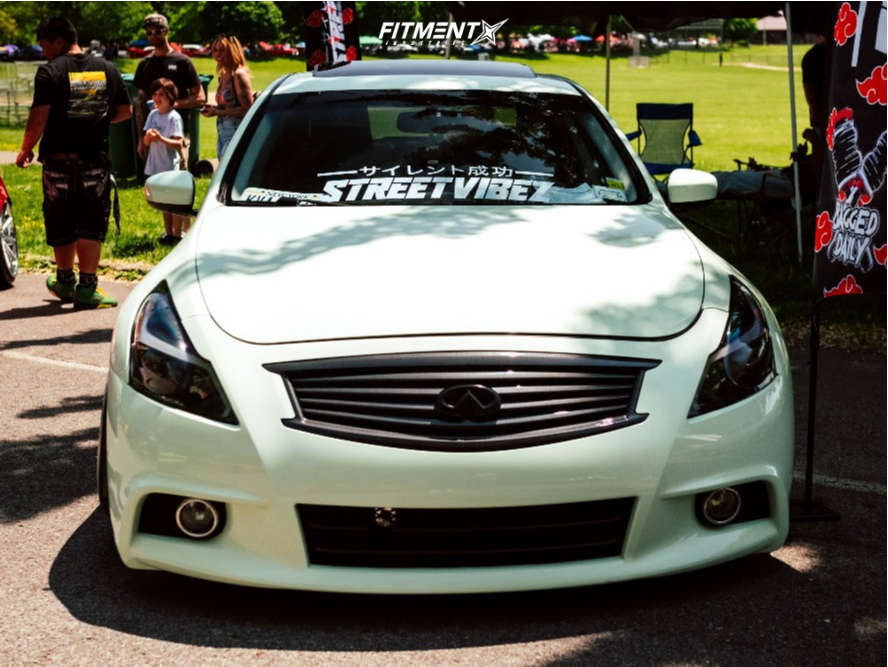 2015 INFINITI Q40 Base with 19x10.5 XXR 530d and Cosmo 235x35 on Air ...