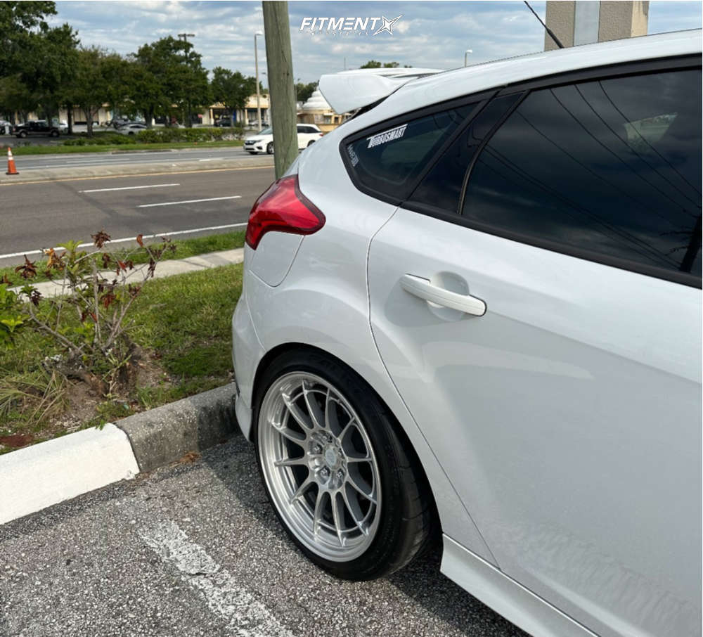 2017 Ford Focus ST with 18x9.5 Enkei Nt03 and Falken 235x40 on Lowering ...