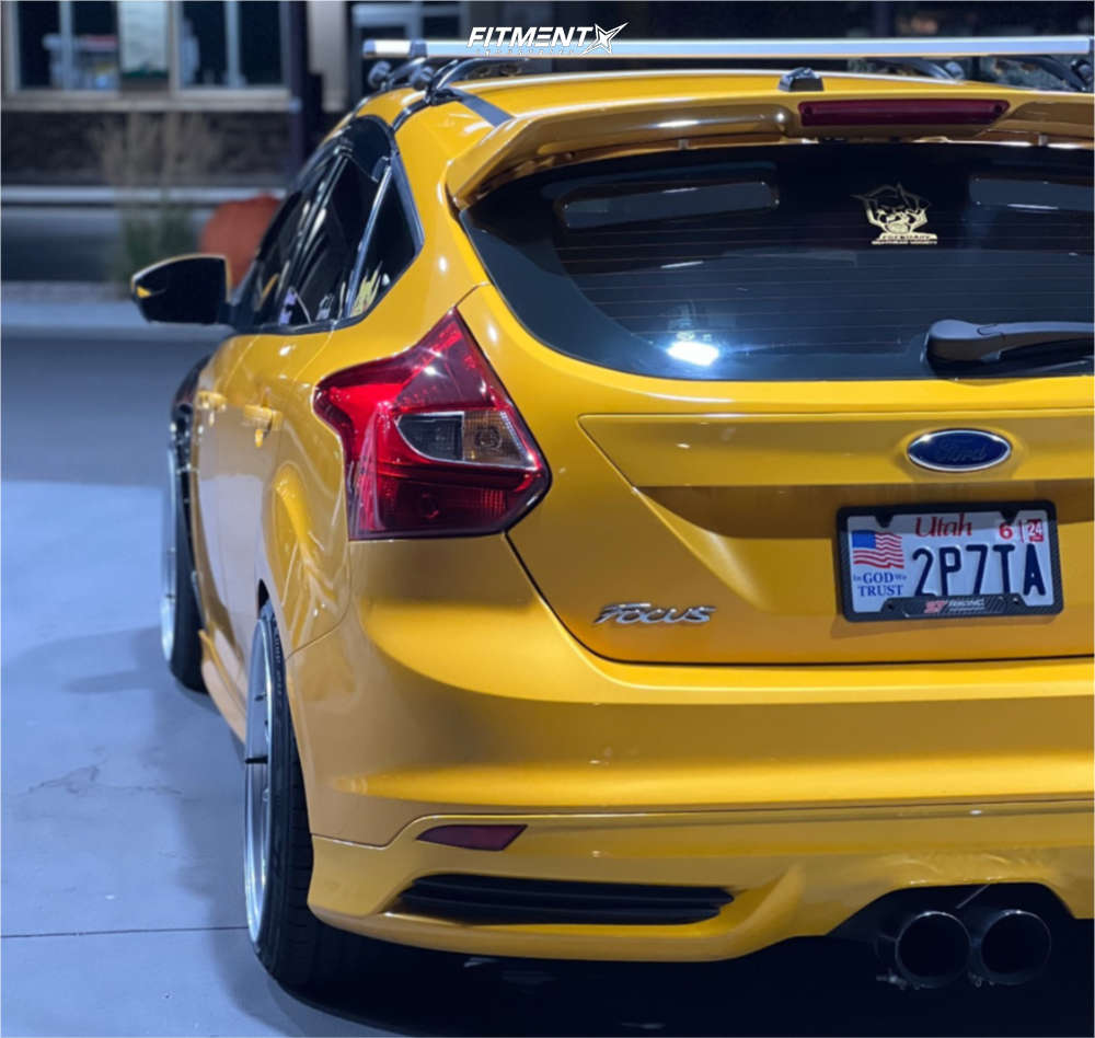 2014 Ford Focus ST with 18x9.5 Enkei Nt03m and Lexani 225x40 on ...