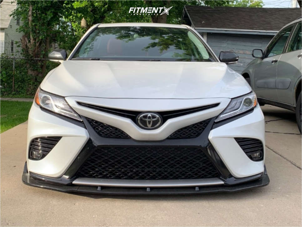 2020 Toyota Camry XSE with 19x9.5 Aodhan Ds09 and Venom Power 235x35 on ...