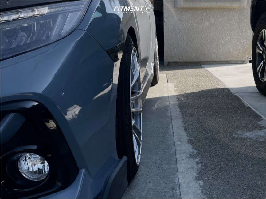 2017 Honda Civic Sport with 18x9.5 F1R F107 and Kumho 235x40 on ...