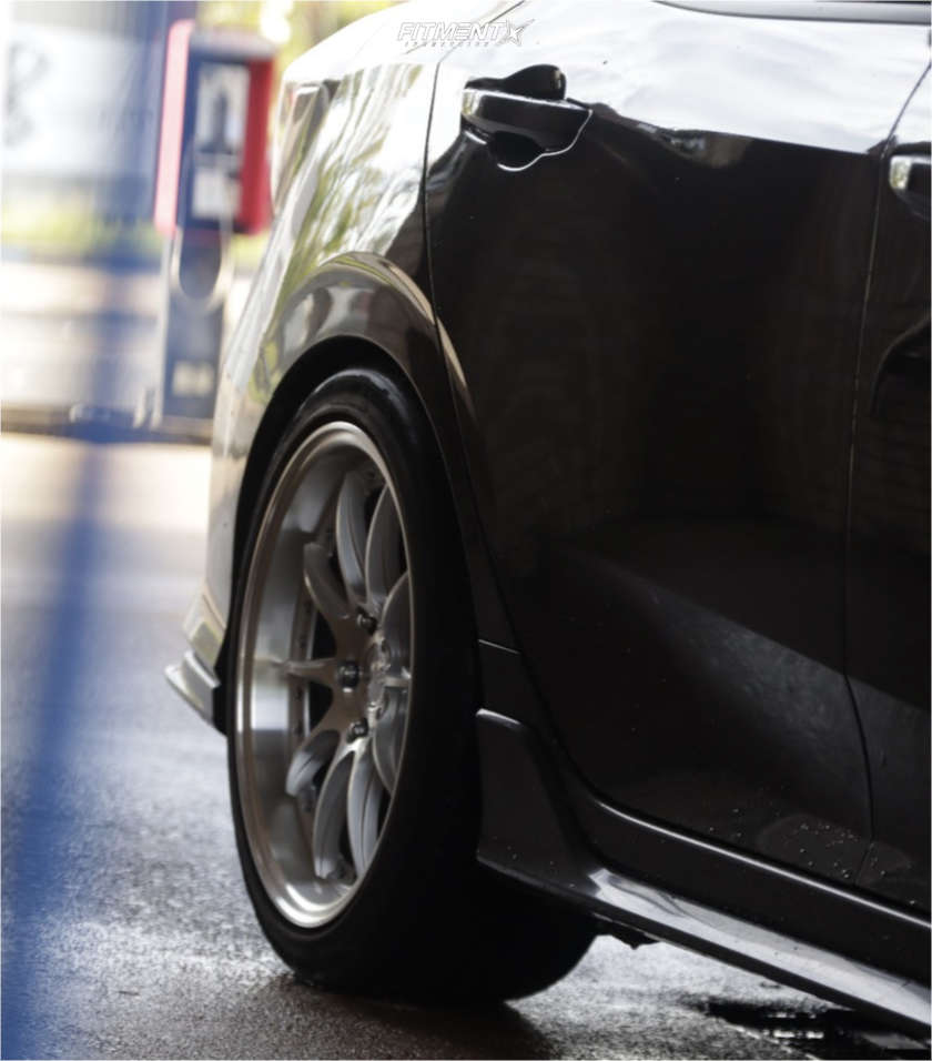 2017 Honda Civic Sport with 18x8.5 Aodhan Ds07 and Falken 235x40 on ...