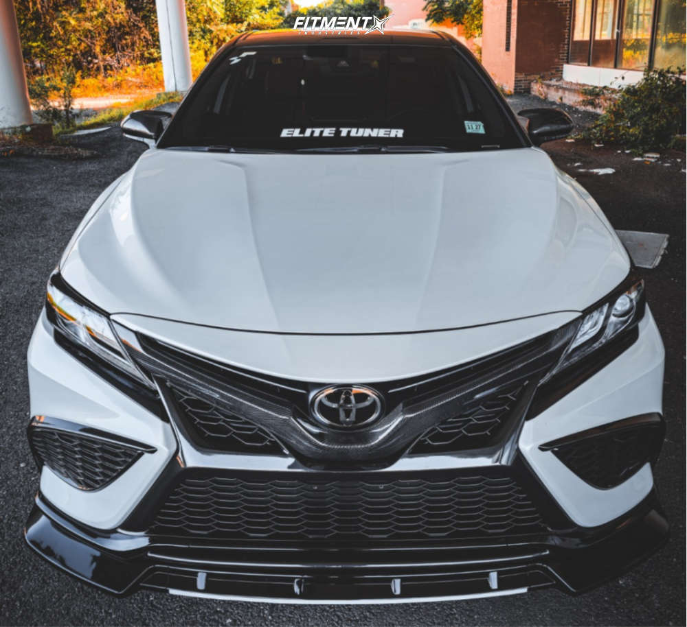 2023 Toyota Camry XSE with 19x9.5 Rohana Rc7 and Lexani 235x35 on ...
