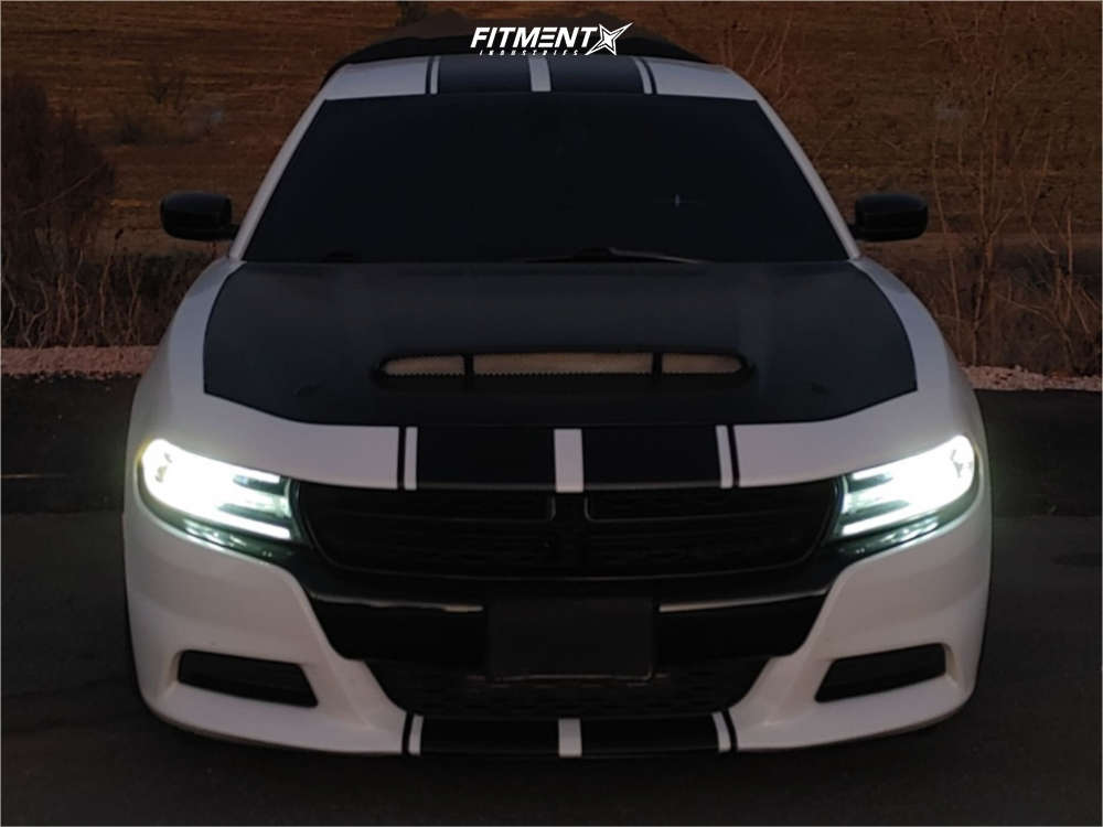 2017 Dodge Charger SE with 20x9 Voxx Replicas Hellcat Widebody 2 and ...