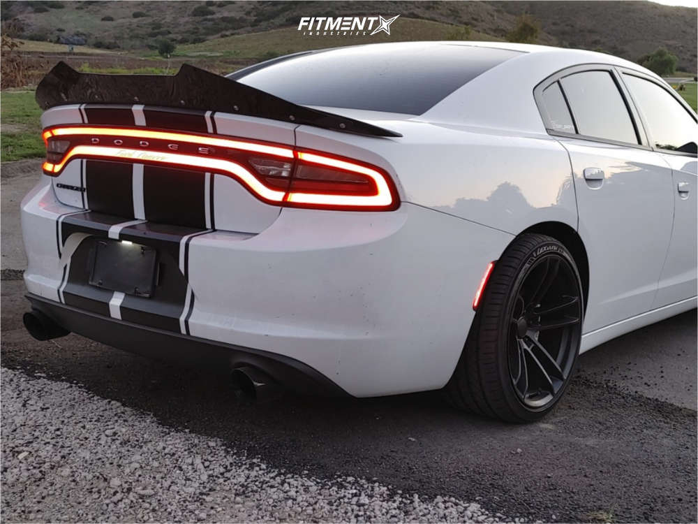 2017 Dodge Charger SE with 20x9 Voxx Replicas Hellcat Widebody 2 and ...