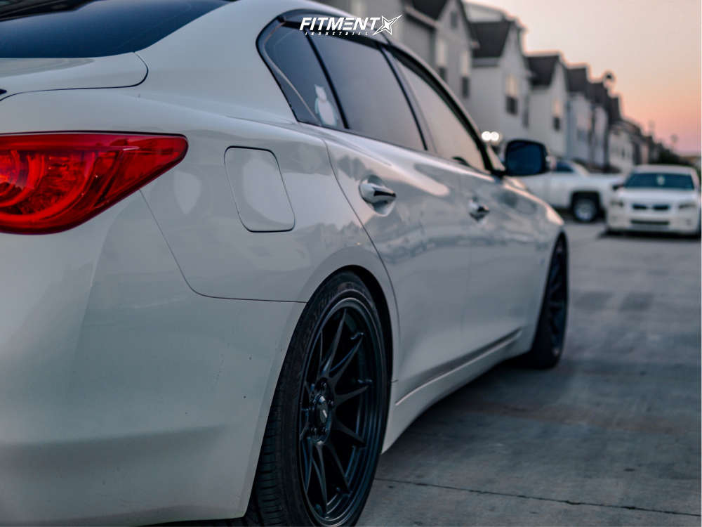 2015 INFINITI Q50 Base with 19x9.5 Konig Dekagram and Lexani 245x40 on ...