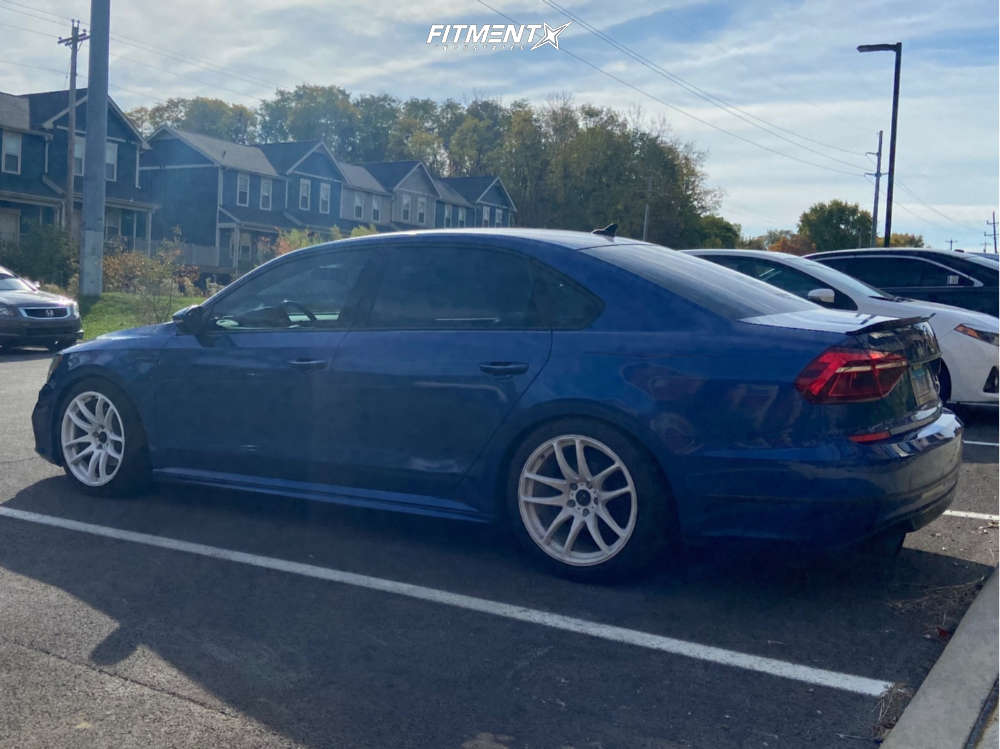 2017 Volkswagen Passat R-Line with 18x9.5 Vors Tr4 and Michelin 245x40 ...