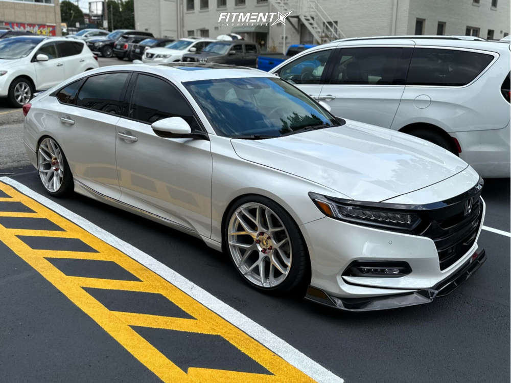 2019 Honda Accord Touring with 20x10.5 Aodhan Aff2 and Continental ...